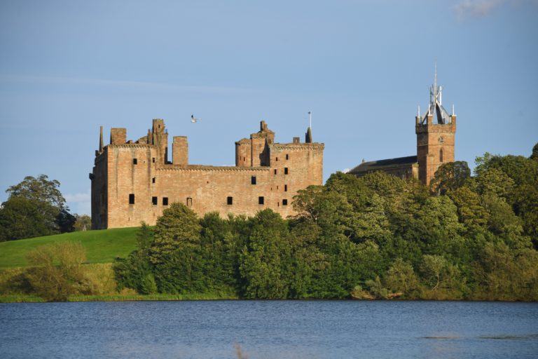 Outlandish Locations: Linlithgow Palace and its Royal Ruins